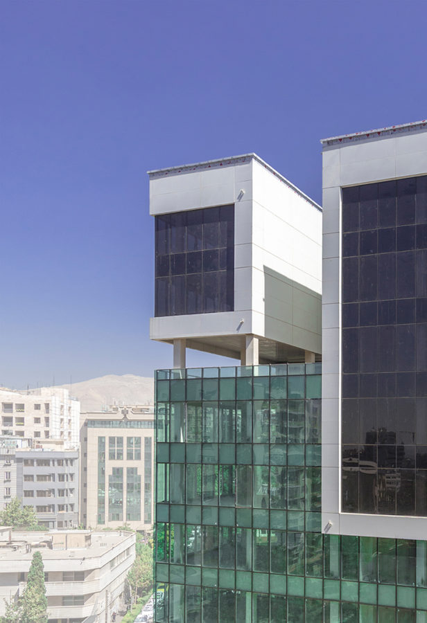 Valiasr Commercial Building - مهندسین مشاور عمارت خورشید